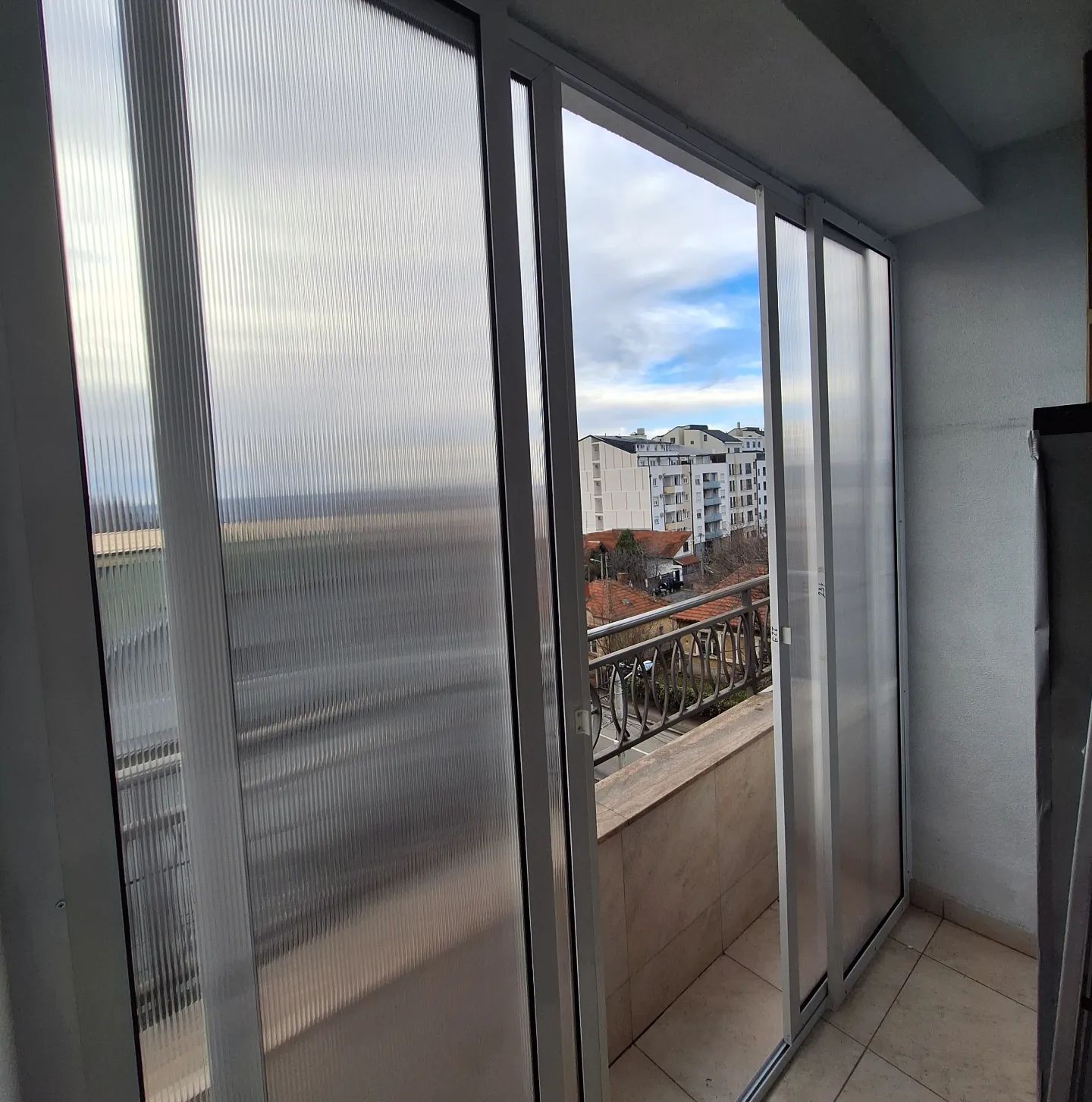 Zatvaranje terase Beograd - ROLKOM TIM (Klizni sistem - Aluminijum ...