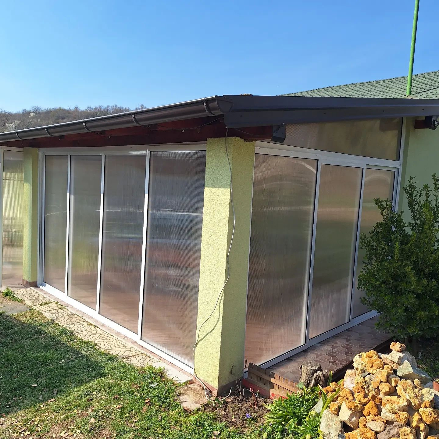 Zatvaranje terase Beograd - ROLKOM TIM (Klizni sistem - Aluminijum ...