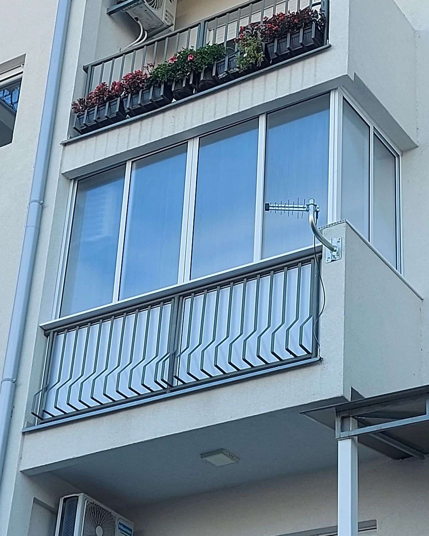 Zatvaranje terase Beograd - ROLKOM TIM (Klizni sistem - Aluminijum ...